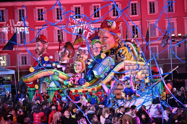 Illustrations Du 139eme Carnaval De Nice 2024 Le Char Les Fous Du