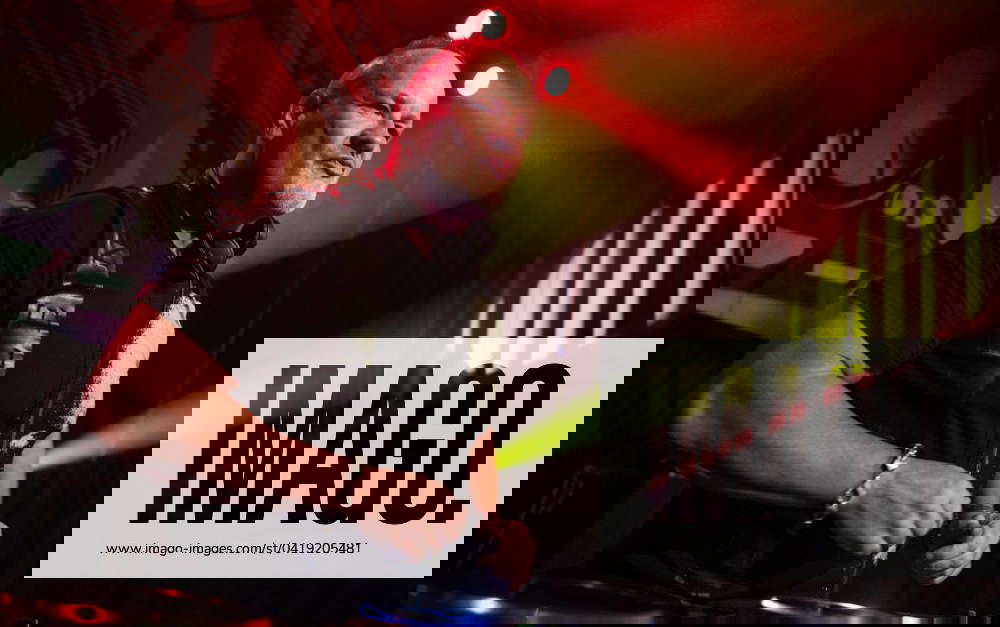 Rockstroh live at the 90s vs 2000s party in the Festhalle Ilmenau, 02 03 2024 Foto:xM.xKremerx