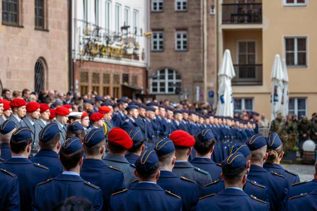 Public swearing-in ceremony of the Bundeswehr in Nuremberg Around 300 ...