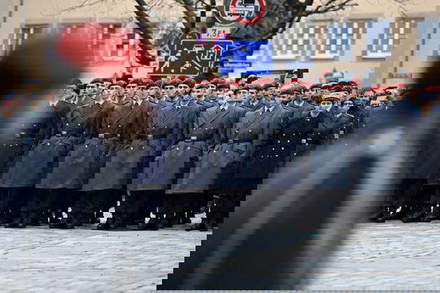 Public swearing-in ceremony of the Bundeswehr in Nuremberg Around 300 ...