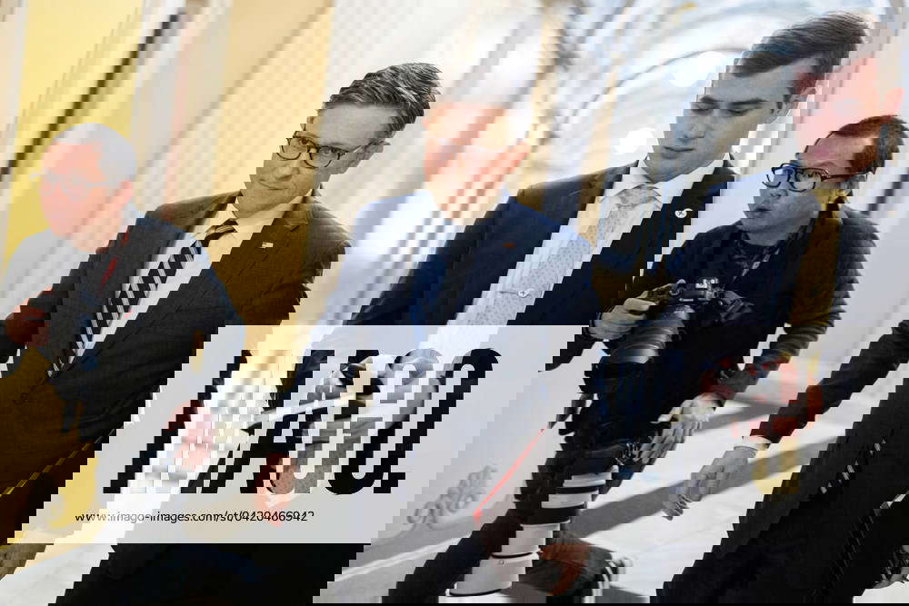 Tik Tok Vote Mar 13 UNITED STATES - MARCH 13: Speaker of the House Mike ...