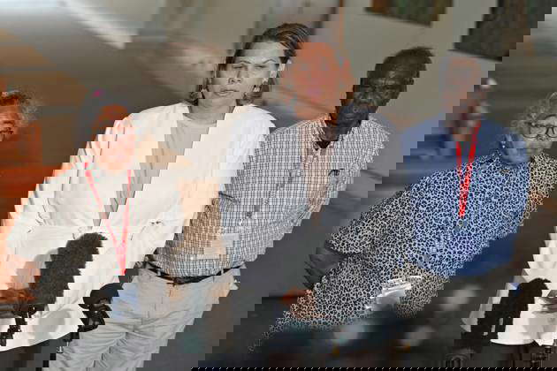 DORINDA COX GREENS PRESSER, Malawu Clan and Tiwi elder Therese Wokay ...