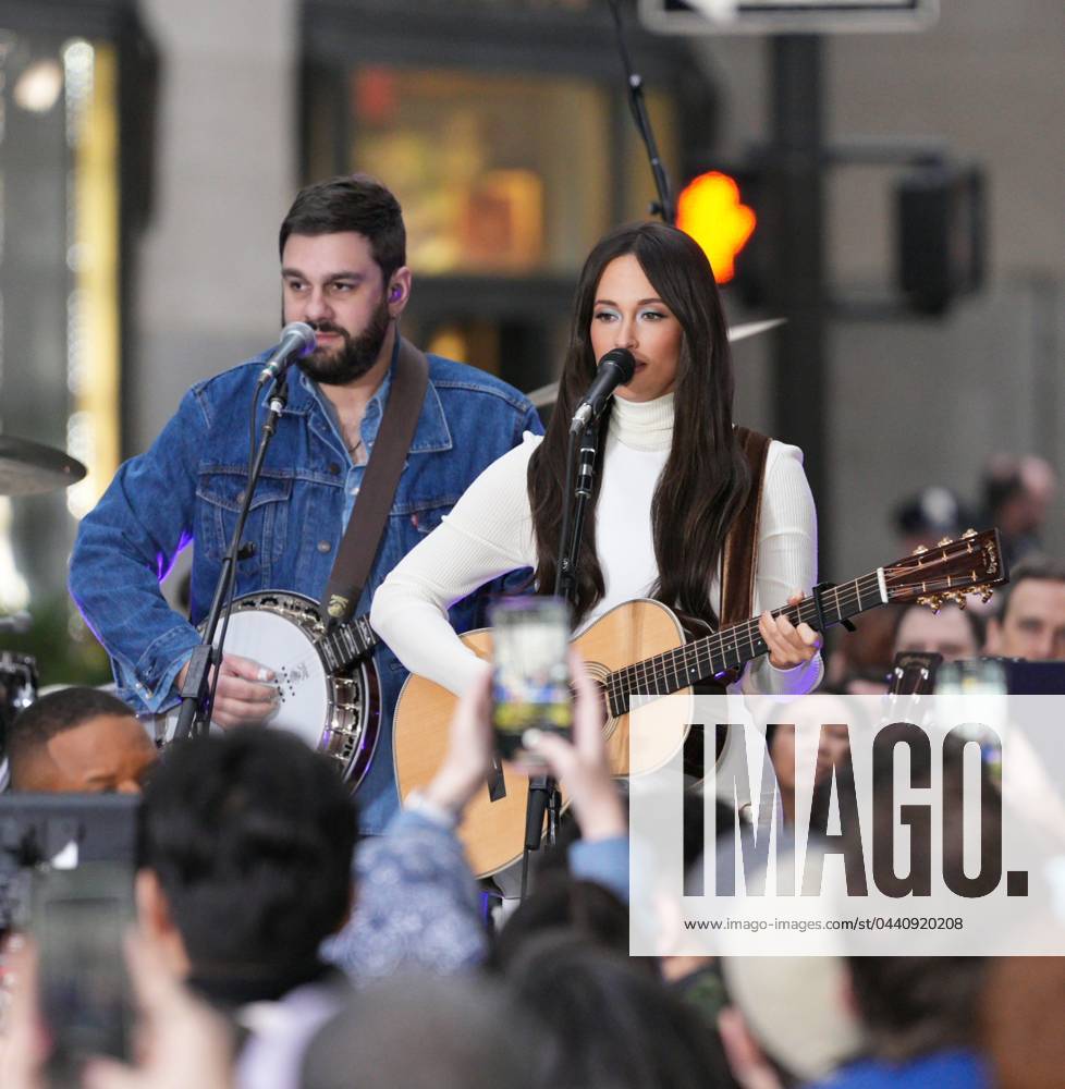 Kacey Musgrave in the Tosay Show ( NEW) Kacey Musgrave Performs Live at ...