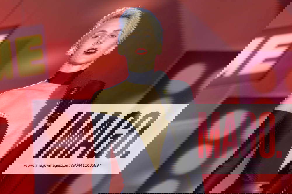 Performance by the Austrian cabaret artist and poetry slammer Lisa ...