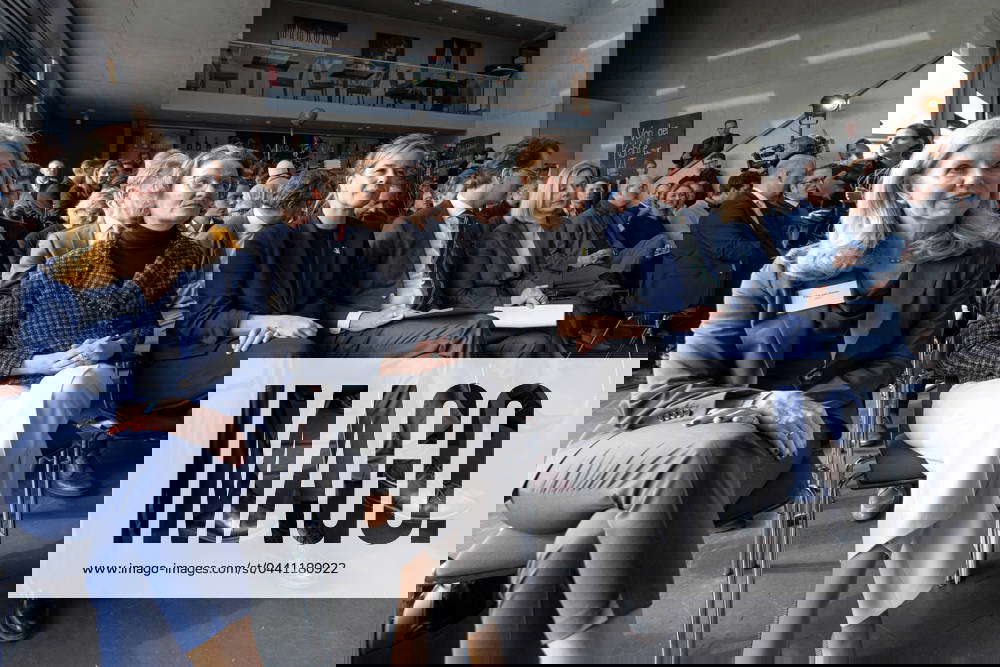 Katja VON DOREN RWE , NRW Minister for Regional Identity, Communities ...