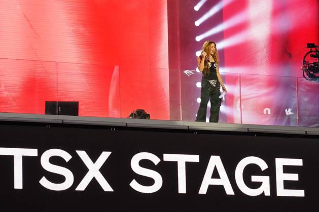 Shakira Performed at TSX STAGE in Time Square Shakira performed at TSX ...
