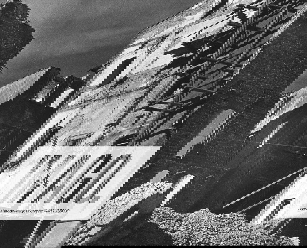 Ruins of some houses in Florence bombed during the Second World War ...