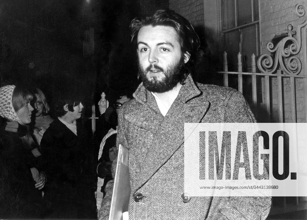 Paul MacCartney 1911456 Paul MacCartney by Unknown photographer, ; in ...