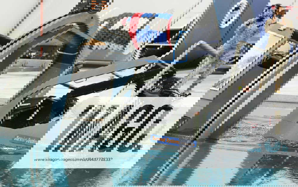 Underwater rescue training Underwater rescue training A drill to rescue ...