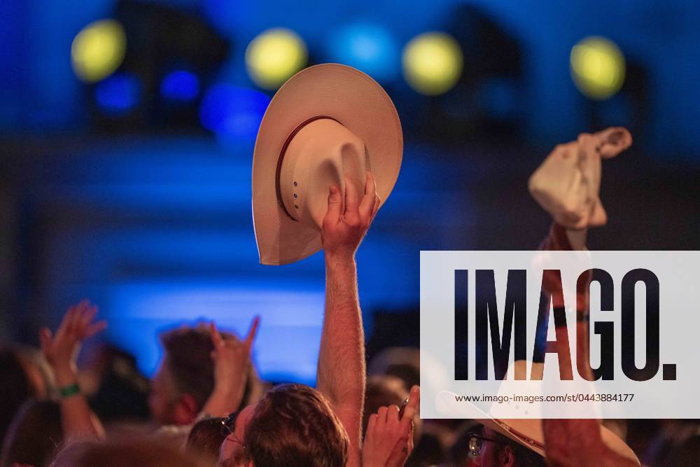April 5, 2024, Austin, Tx, United States: Texas fans cheer as American ...