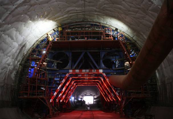 High-speed Rail Tunnel Construction in Jiujiang JIUJIANG, CHINA ...