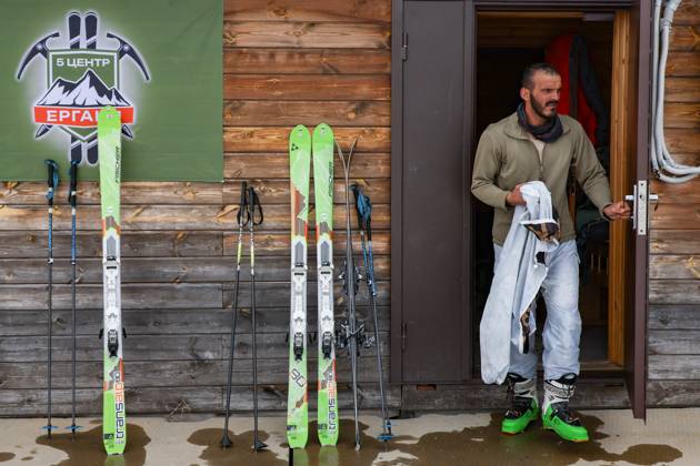 RUSSIA, KRASNOYARSK REGION - APRIL 9, 2024: Servicemen take part in the ...