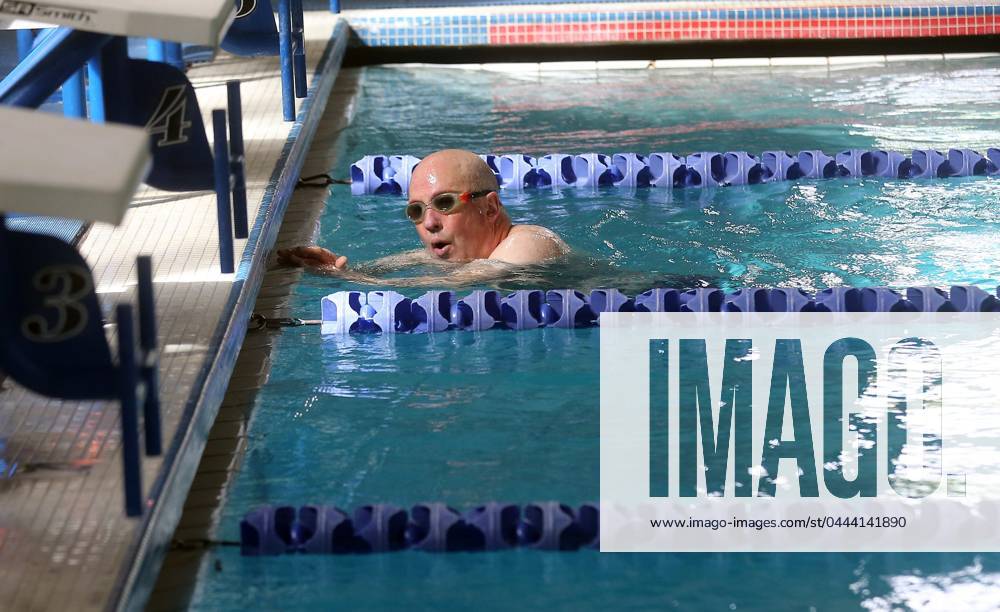 Syndication: Kitsap Sun Alec Rekow takes a breath as he turns at one ...