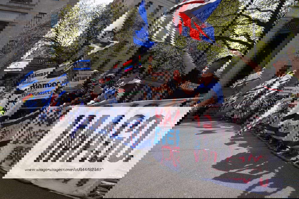 London, England, UK: Pro-Israel counter-protesters in Aldwych. Tens of ...