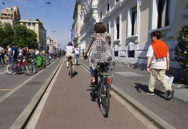 Garrison in Corso Venezia in front of the planetarium to protest ...