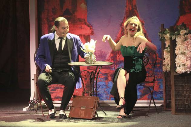 Stuart Sumner and Stefanie Hertel at the musical premiere Ganz Paris ...