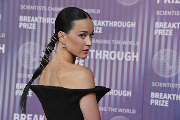Katy Perry attends the 10th annual Breakthrough Prize ceremony at the ...