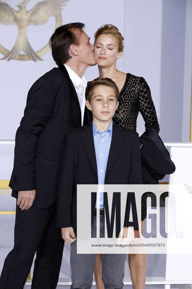 Robert Knepper, Nadine Kary and Benjamin Knepper at the premiere of The ...