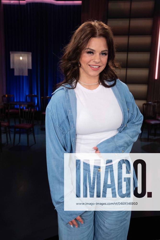 Angie BERBUER, content creator, lost her lower leg in an accident ...