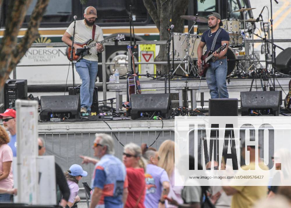 Syndication: The Greenville News Sam Godfrey plays on the Papa Bear Car ...