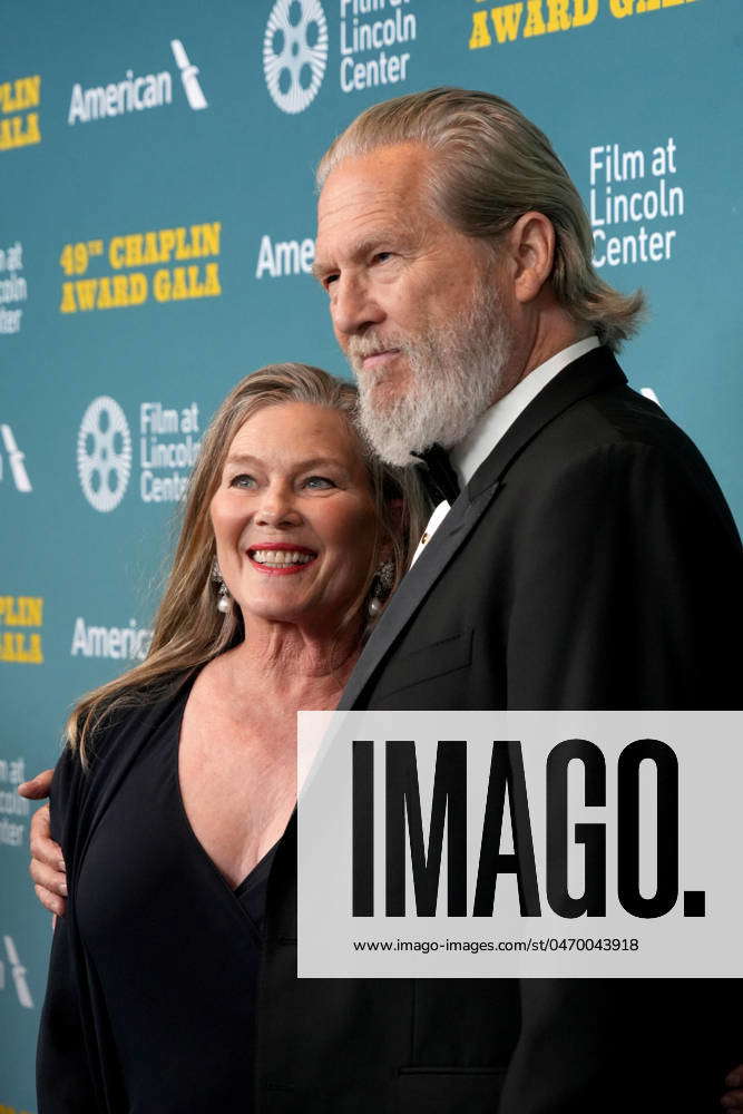 April 29, 2024, New York, New York, USA: SUSAN GESTON and JEFF BRIDGES ...
