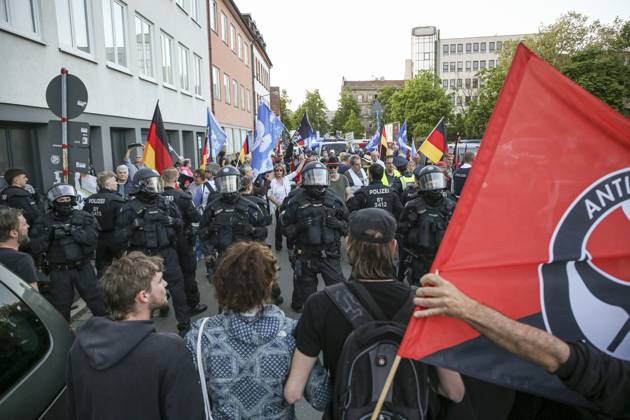 29 04 2024, Blockade of right-wing extremist demonstration, Nuremberg ...