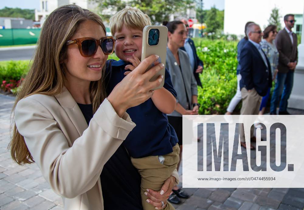 Syndication: Ocala StarBanner Lauren Carpenter, left, and her son ...