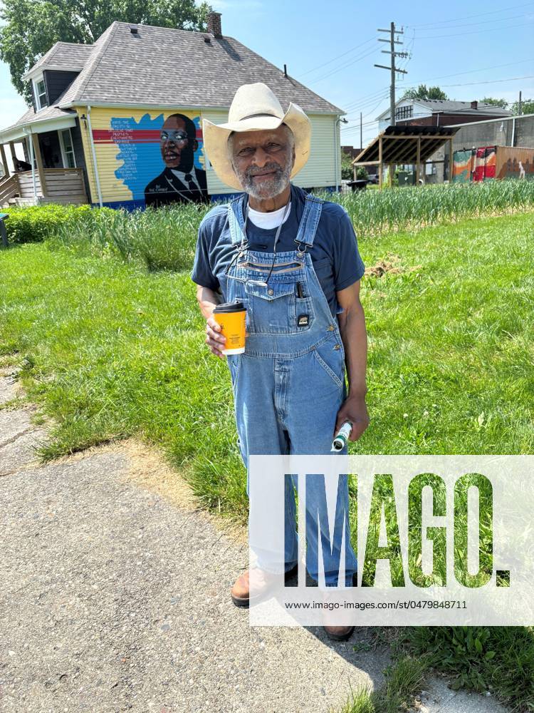 Syndication: Detroit Free Press Willie Patmon at Oakland Avenue Urban ...