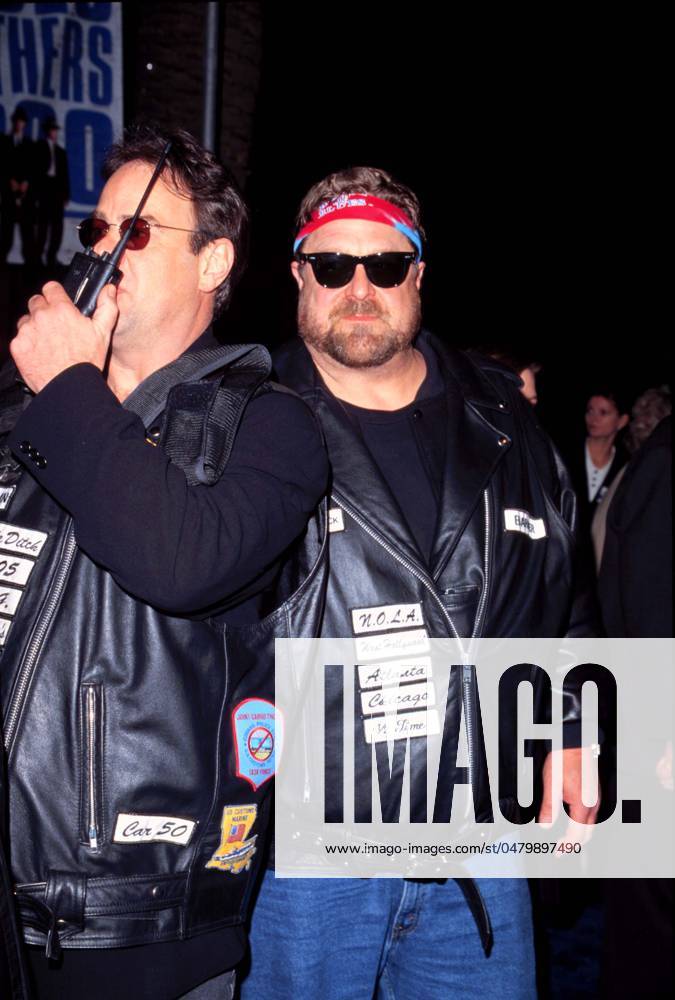 CHRIS MOODY HUTCHINS.1 31 98 BLUES BROTHER 2000 PREMIERE.DAN AYKROYD & JOHN