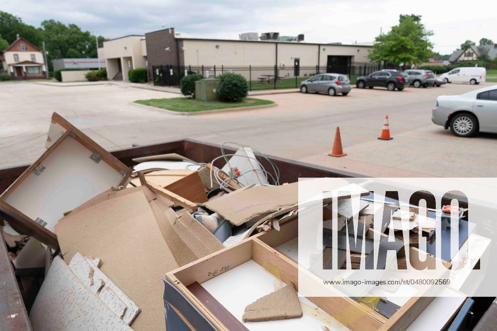 Syndication: The Topeka Capital-Journal A dumpster behind the KBI ...
