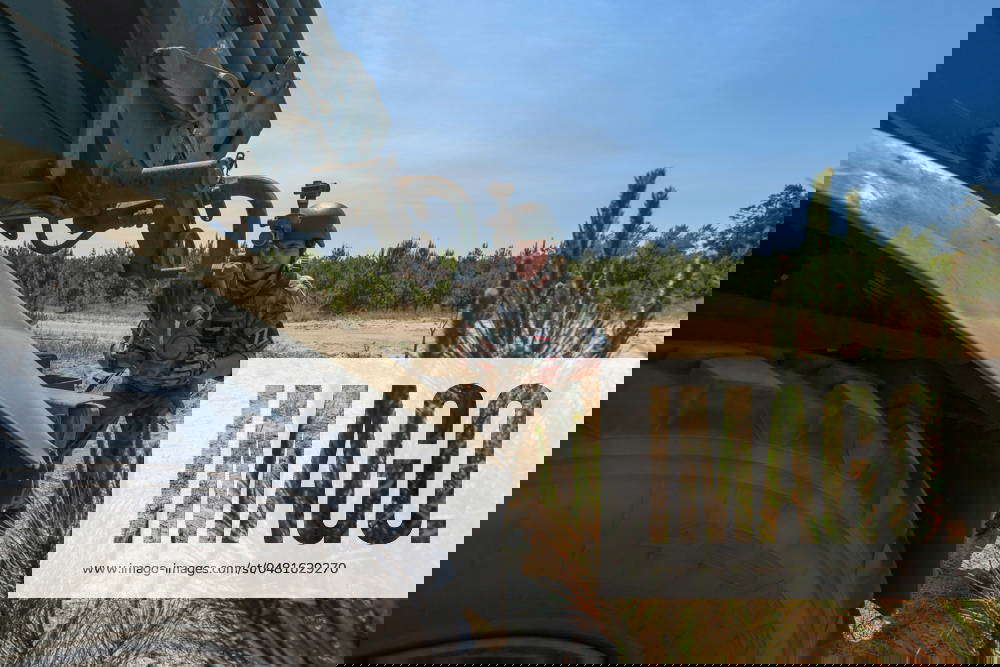 RUSSIA, KHERSON REGION - MAY 24, 2024: A crewman handles a BM-21 Grad ...