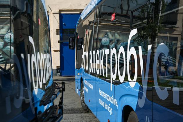 RUSSIA, MOSCOW - : KamAZ-6282 electric buses feature a new design ...