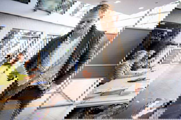 GOOR - BBB party leader Sander Smit casts his vote in the town hall of ...