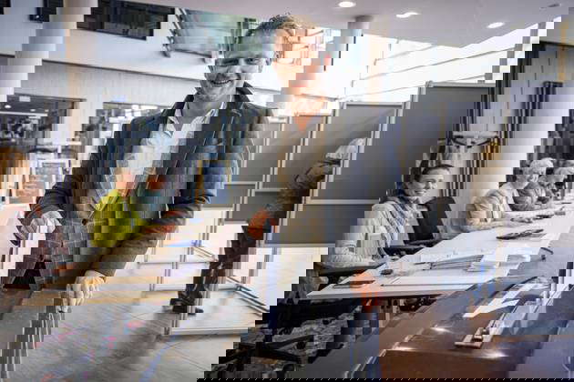 GOOR - BBB party leader Sander Smit casts his vote in the town hall of ...