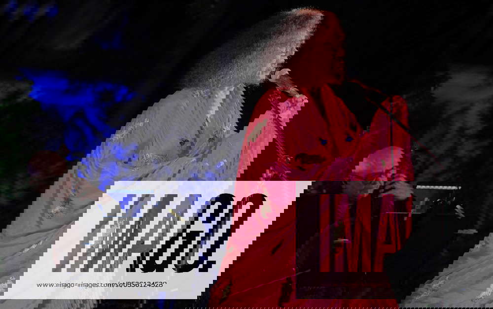 Verona, concert by SARAH JANE MORRIS & SOLIS STRING QUARTET Sarah Jane ...