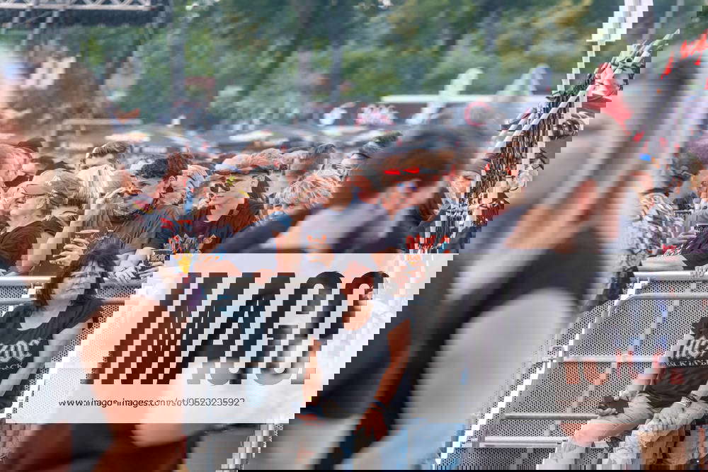 In front of 77000 spectators ACDC inspire in the sold-out Ostragehege ...