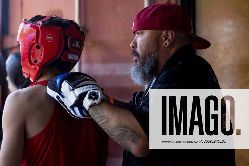 Syndication: El Paso Times El Paso boxing trainer Bobby Joe Valdez ...