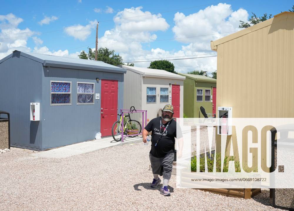 Syndication: Austin American-Statesman Michael Nieves, 54, walks ...