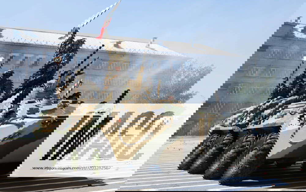 RUSSIA, NOVOSIBIRSK - JUNE 29, 2024: Servicemen display their skills ...