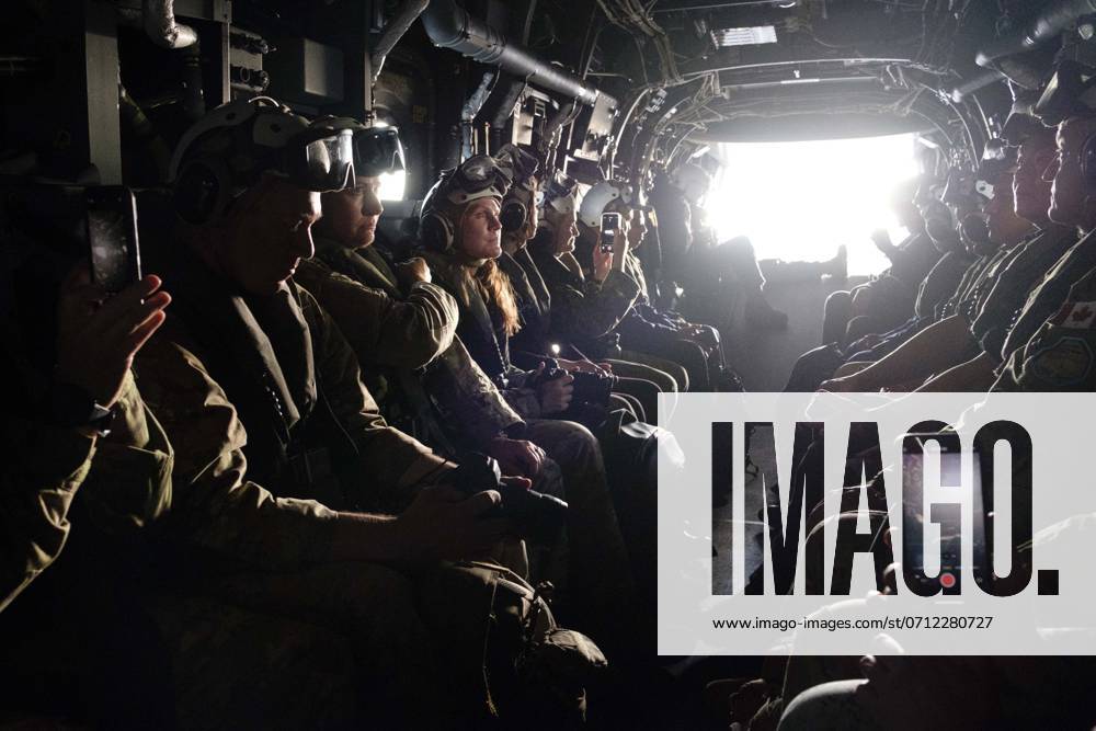 Honolulu, Hawaii, USA: Colombian, Canadian, and Kiwi military personnel ...