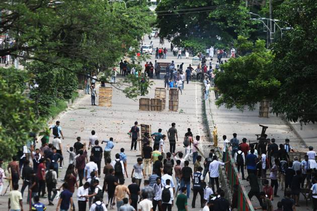 Deadly Unrest Over Job Quotas Grips Bangladesh - Dhaka Anti-quota ...