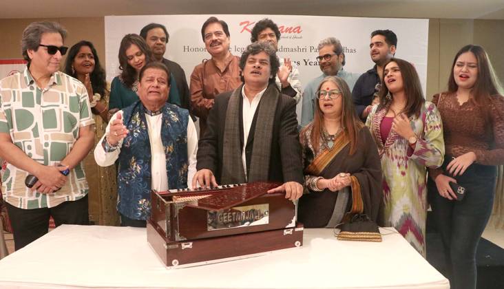 MUMBAI, INDIA - JULY 17: Eminent Ghazal Singer Anup Jalota, Talat Aziz ...