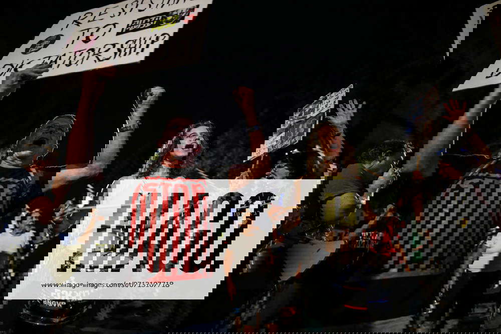 Protesters rally against Israeli Prime Minister Benjamin Netanya ...