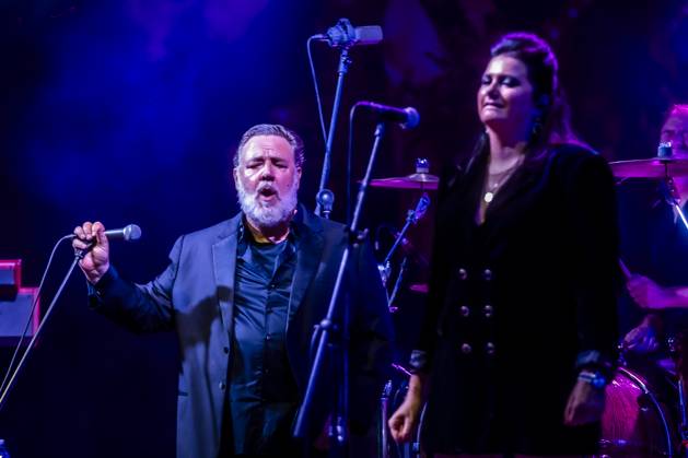 Spice: Russell Crowe, the actor and singer arrives in La Spezia for the ...