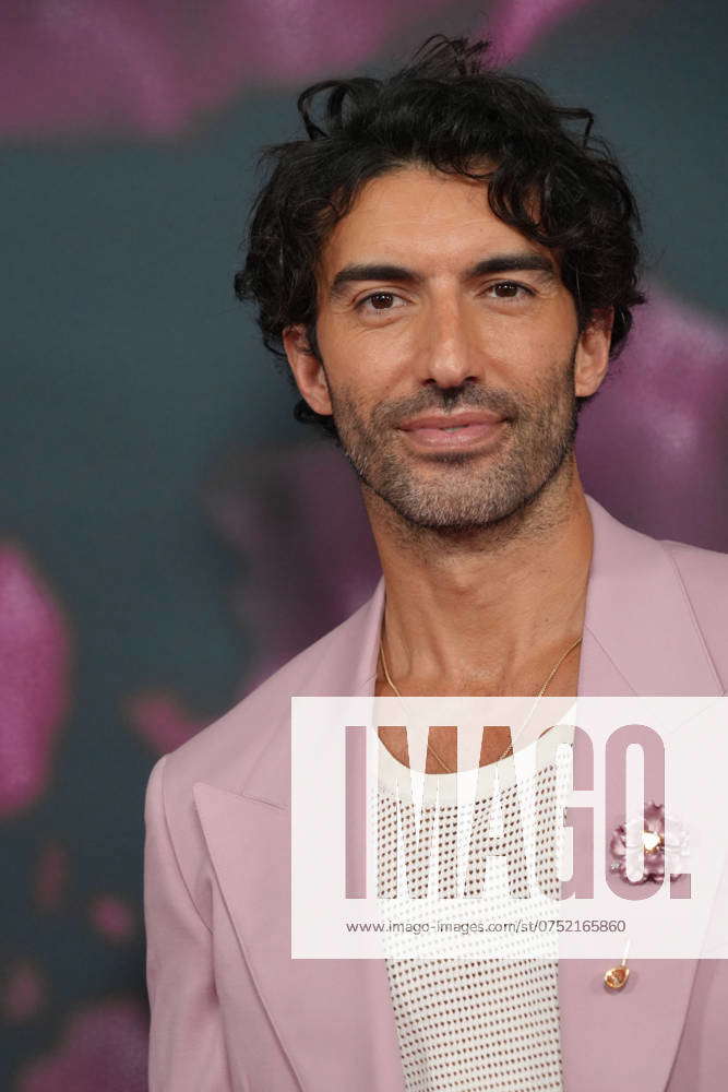 New York, New York, USA: EMILY BALDONI and JUSTIN BALDONI attend the world premiere of It Ends With