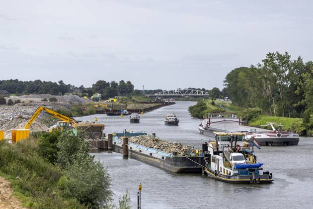 BERG - Stones at the Julianakanaal, which will be used to reinforce the ...