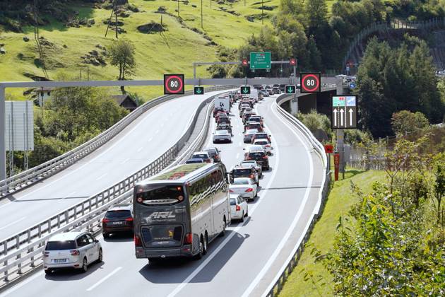 Anton Geisser 15 09 2024 Switzerland Canton Uri, Traffic jam on the ...
