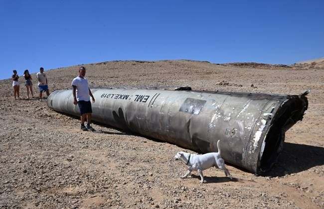 Nahostkonflikt, Israel, Abgeschossene ballistische Rakete in der Wüste ...