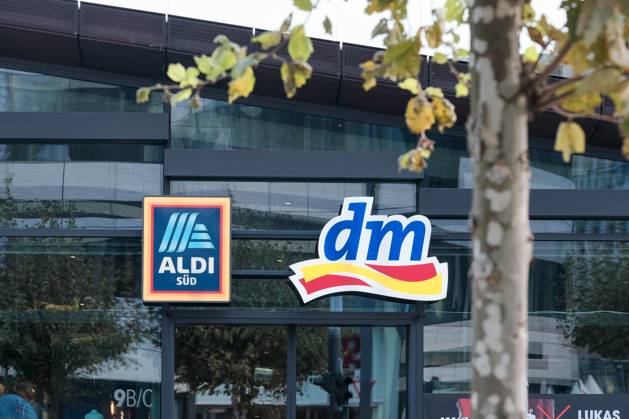 Düsseldorf 12 10 2022 DM drugstore Aldi Süd food supermarket discount ...