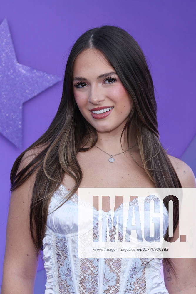 October 25, 2024, Los Angeles, Ca, USA: Michelle Kennelly attends the ...